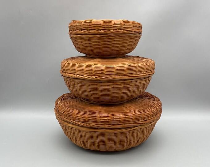 Vintage Wicker Baskets With Lids Set of 3 Graduated Sizes Stacking ...