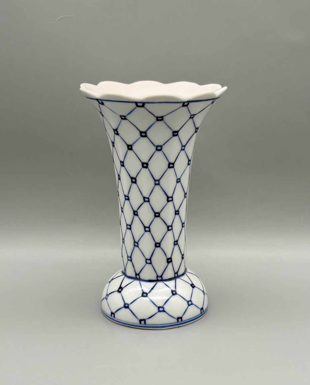 Vintage Blue & White Porcelain Vase, Fishnet Lattice, Thailand 1980s - Etsy