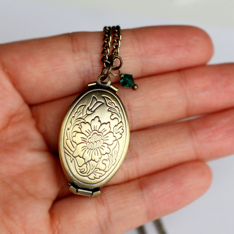 Photo Locket Necklace, Secret Message, Vintage Style Four Photo Locket ...