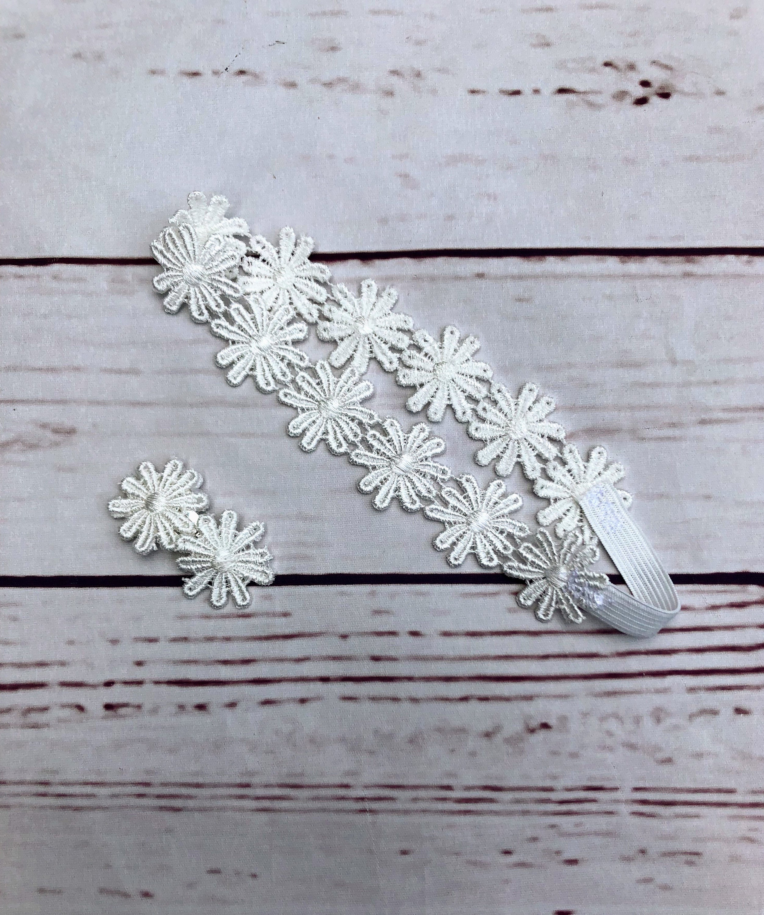 Daisy hairband or two daisy clips in white or ivory | Etsy