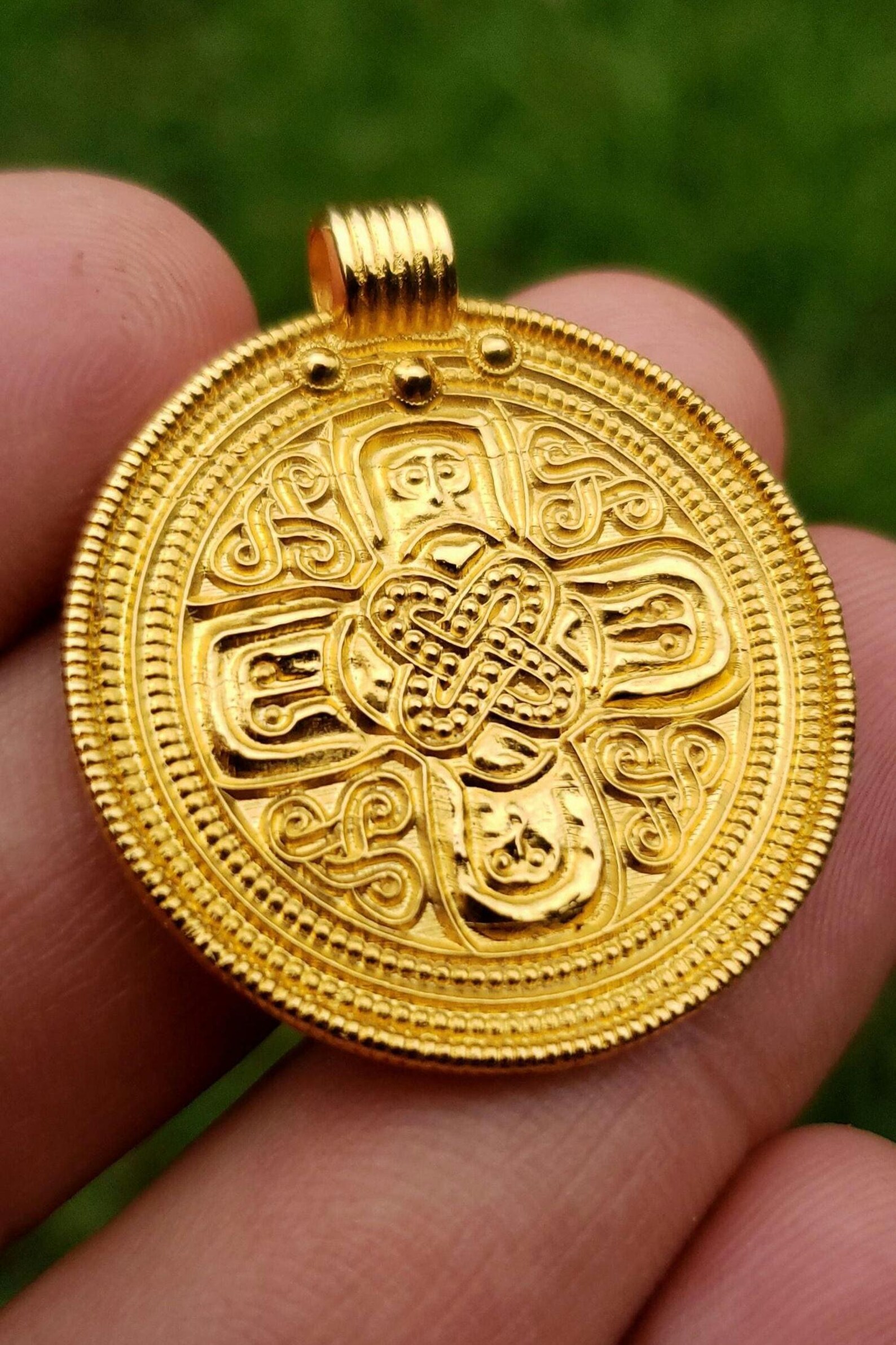7th Century Anglo Saxon Disc Pendant Bracteate Replica - Etsy