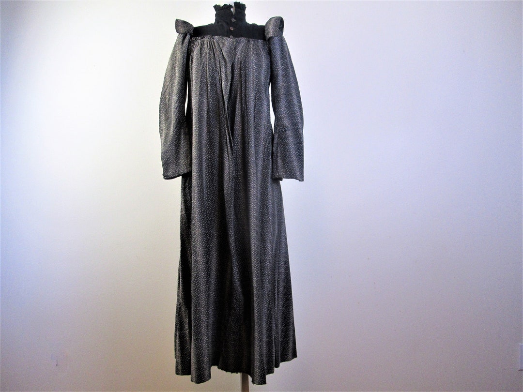 Late VICTORIAN Wrapper Dress. Black & Gray Calico Cotton Print. Intact ...