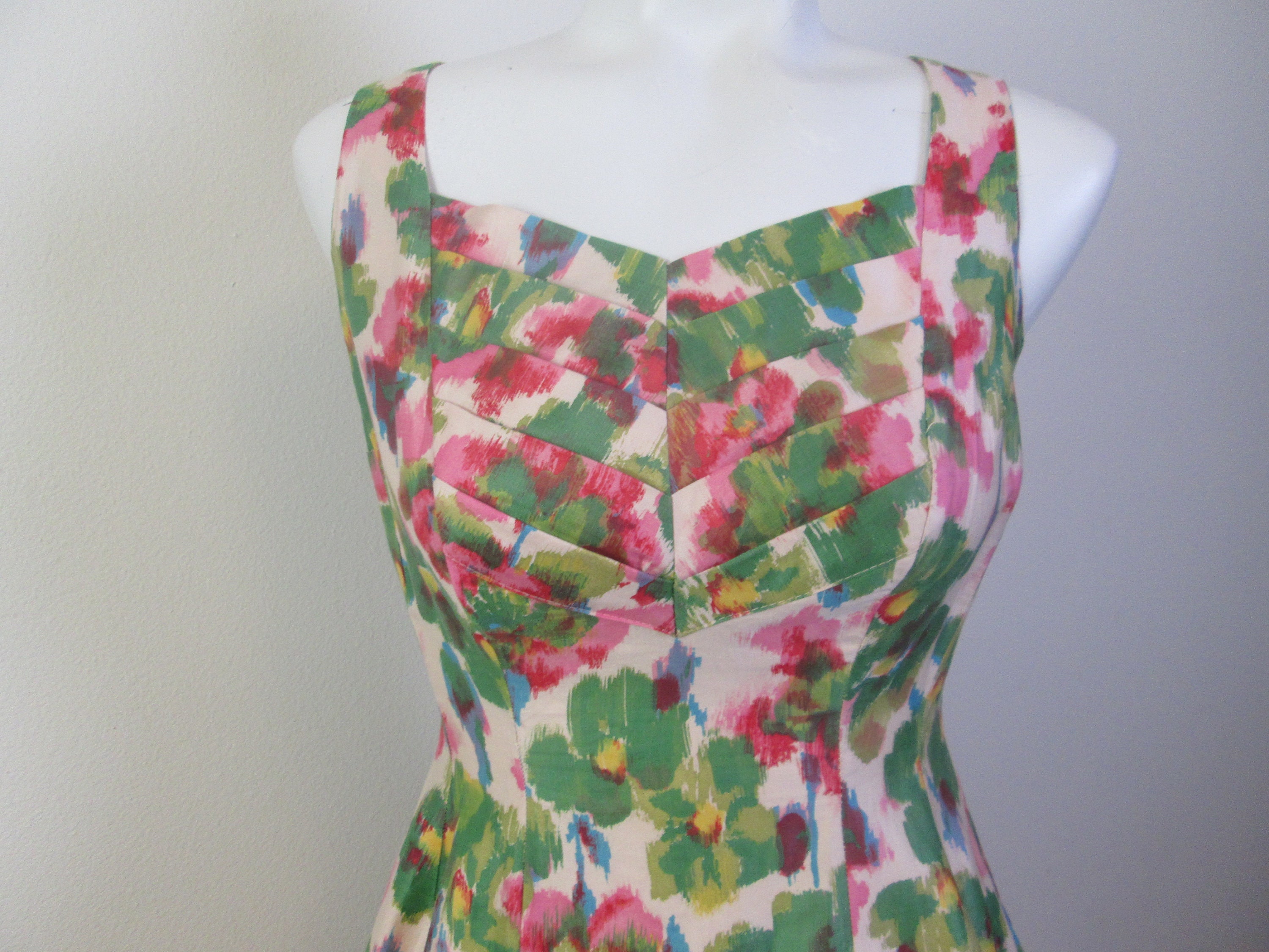 1950s FIT & FLARE Day Dress. Lightweight Splash Print Floral - Etsy