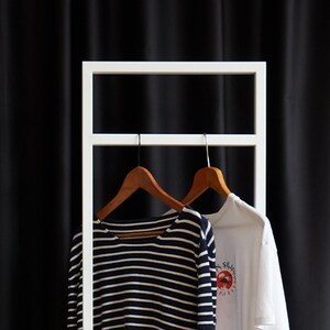 White Custom Clothes Rack, Free Standing Clothing Rack, Retail Boutique ...