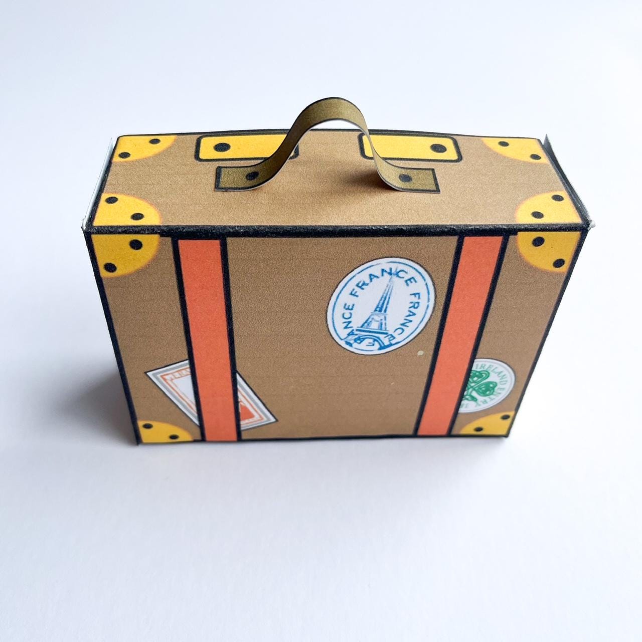 Craft Suitcase- Make a DIY Paper Suitcase for Your School Project or ...