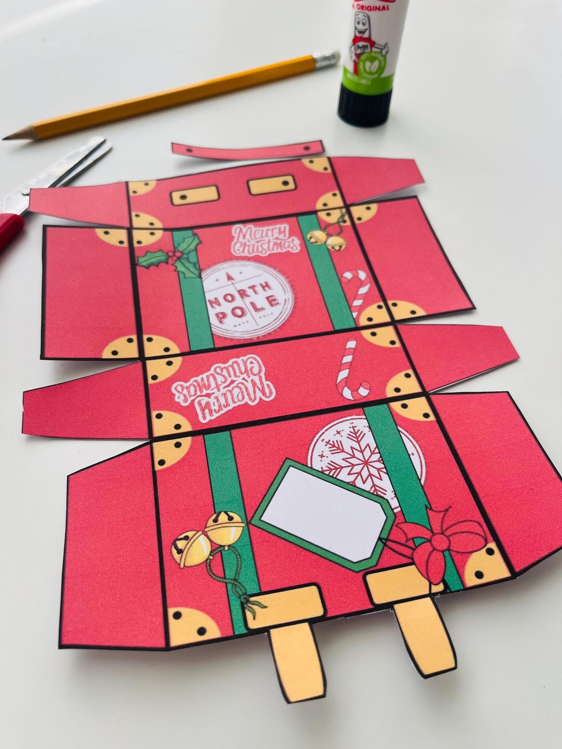 Craft Suitcase- Make a DIY Paper Suitcase for Your School Project or ...