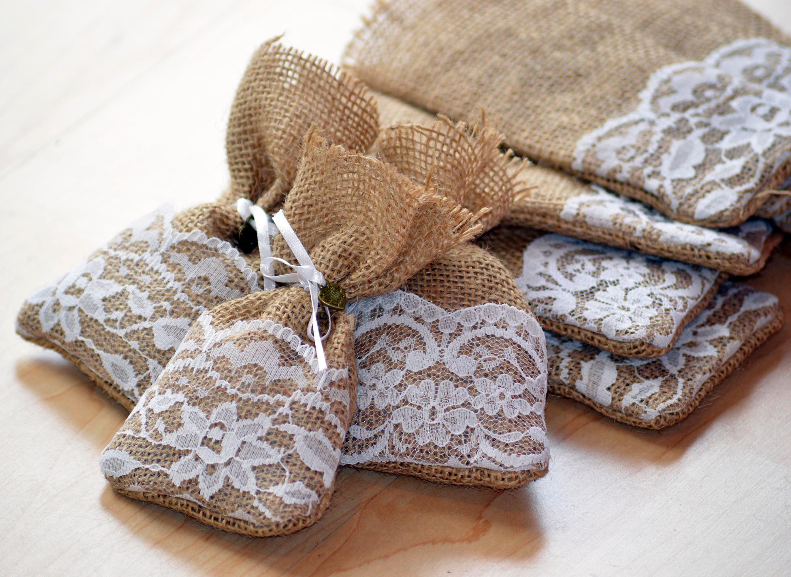 Hessian Wedding Favour Bags, Jute Favour Bags, Burlap Wedding Favour ...