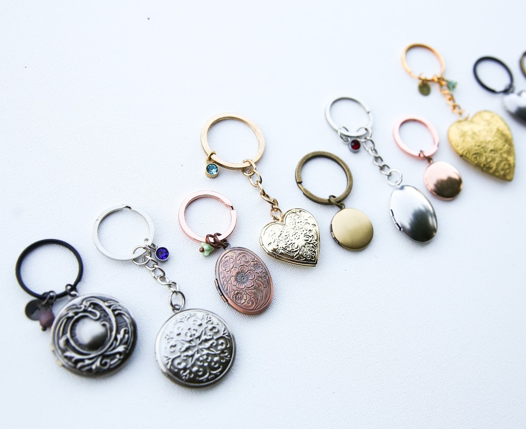 Locket Keychain WITH Photos, Gift for Mom, Remembrance Gift, Oval ...