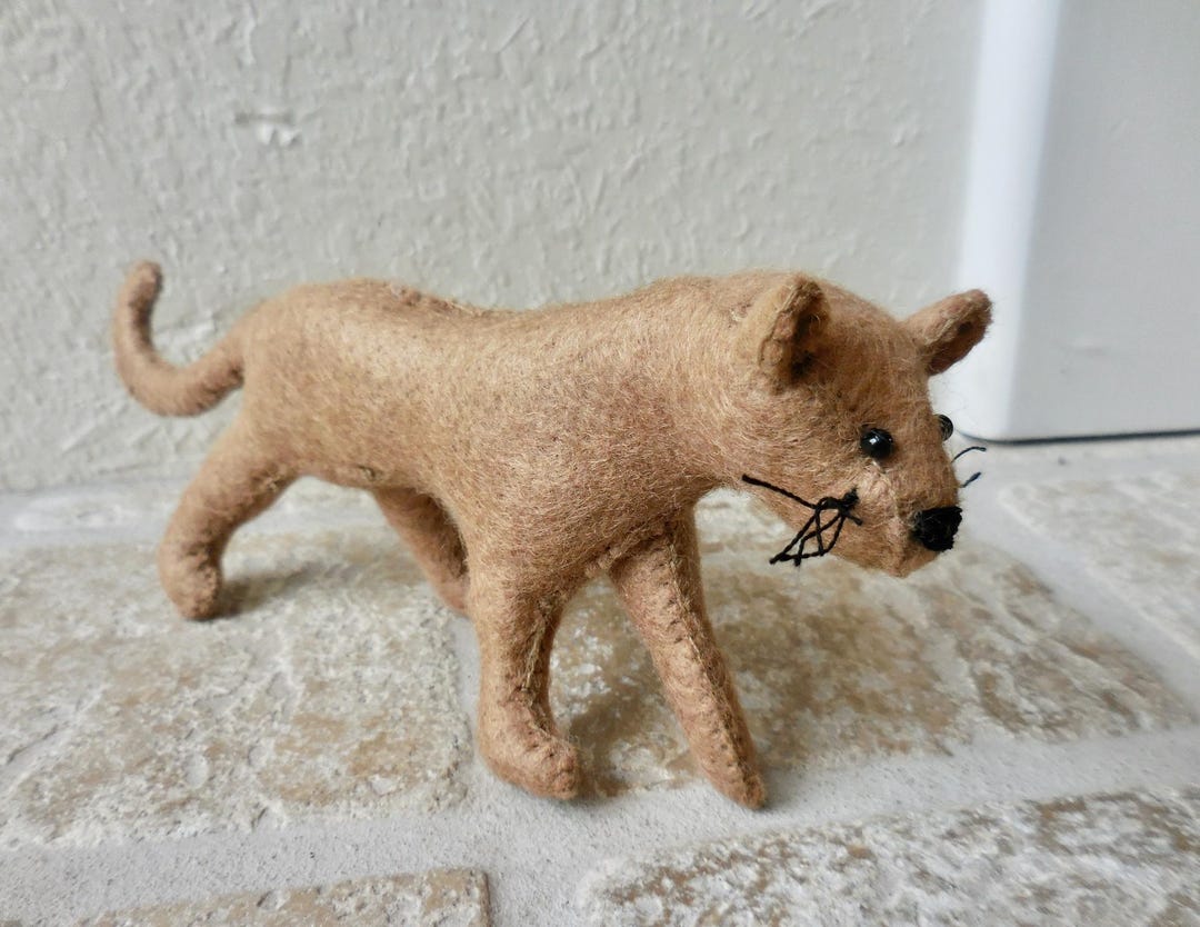 Small Felt Mountain Lion, Felt Cougar, Puma Stuffed Animal Gift - Etsy