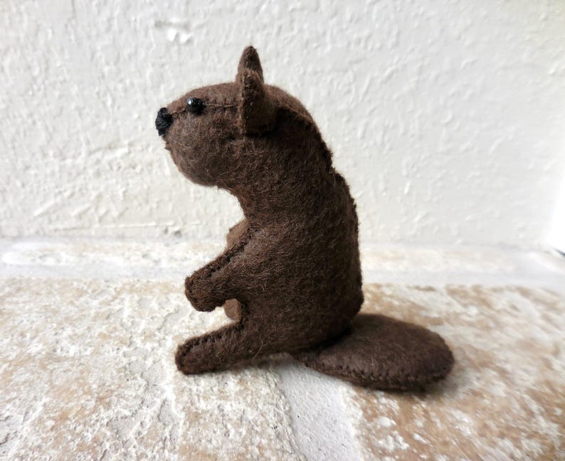 Peluche a forma di castoro in feltro fatto a mano: regalo a tema bosco ...
