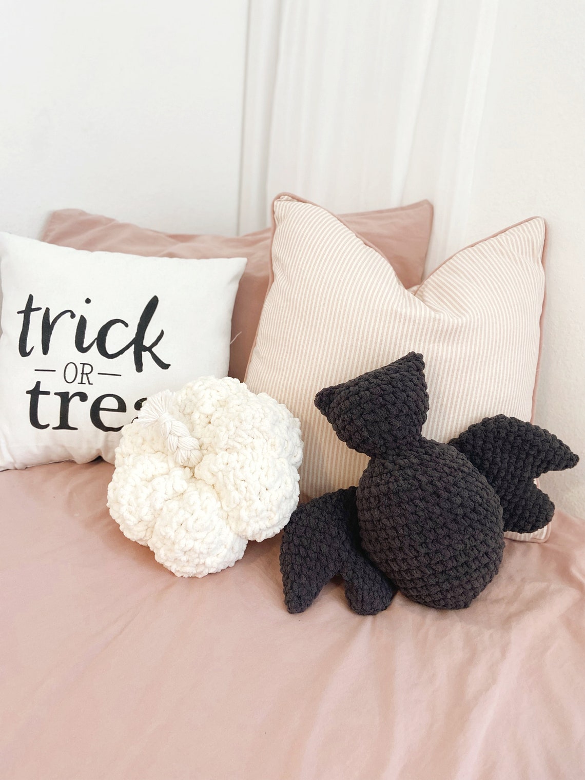 CROCHET PATTERN: Bat Pillow, Bat Amigurumi, Crochet Bat Pattern ...