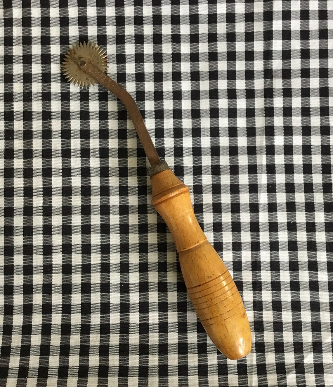 Vintage Pattern Tracing Wheel - Etsy