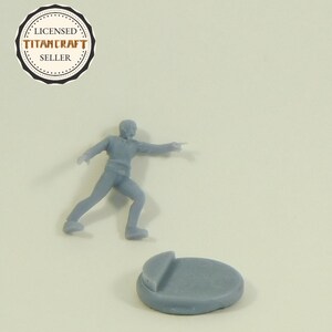 3D Resin Printed 28mm Scale Pointing Howler Zombie Miniature and Base ...