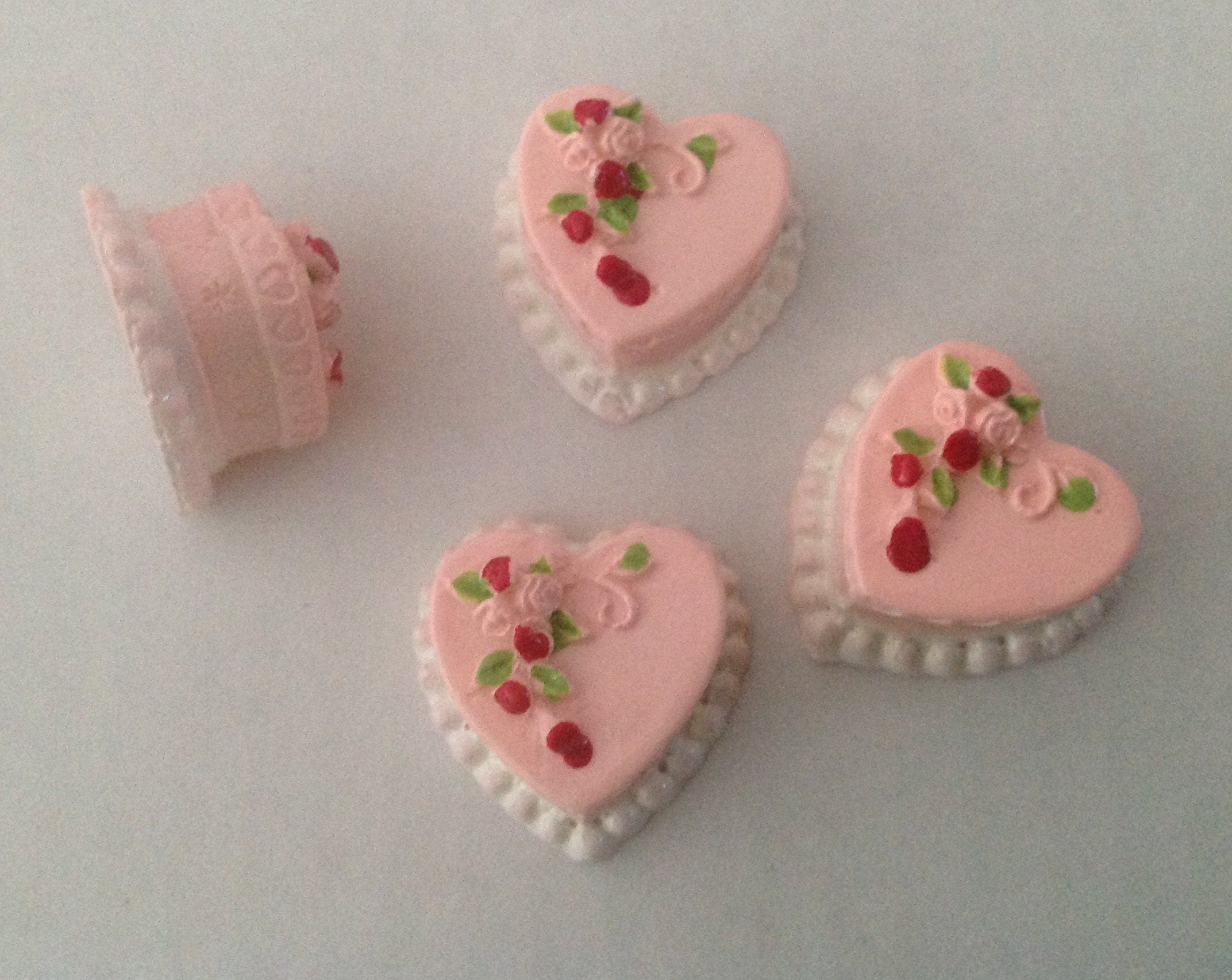 1 Mini Heart Cake, Mini Resin Cake, Miniature Food Display, Dollhouse ...