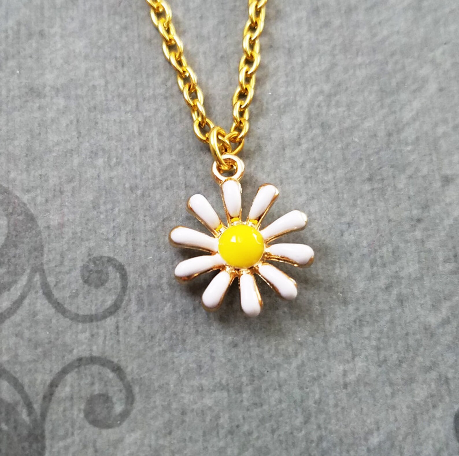 Daisy Necklace SMALL Daisy Jewelry Daisy Pendant Daisy Charm Flower ...