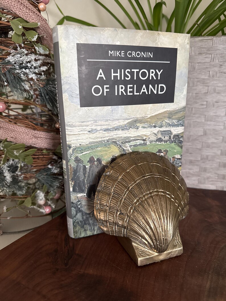 Vintage Brass Pair of Scallop Shell Bookends | Nautical | Beach ...