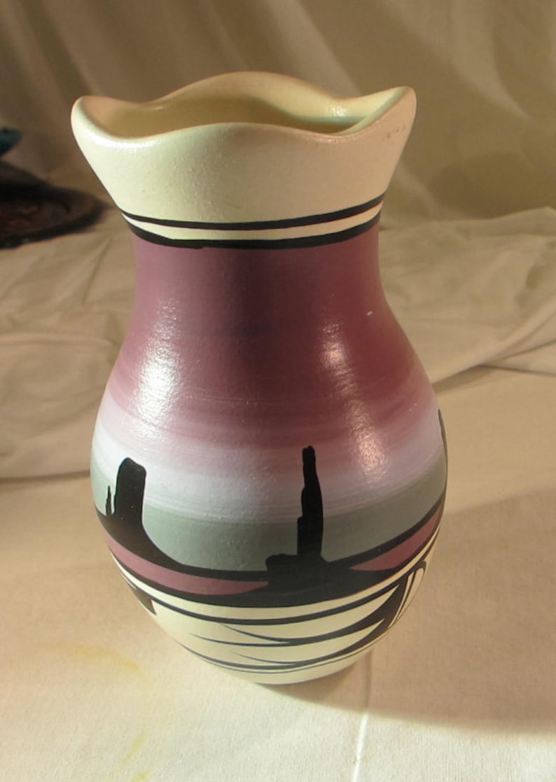 Navajo Pottery Vase -- Southwest Mesa Native American Homes Dessert and ...