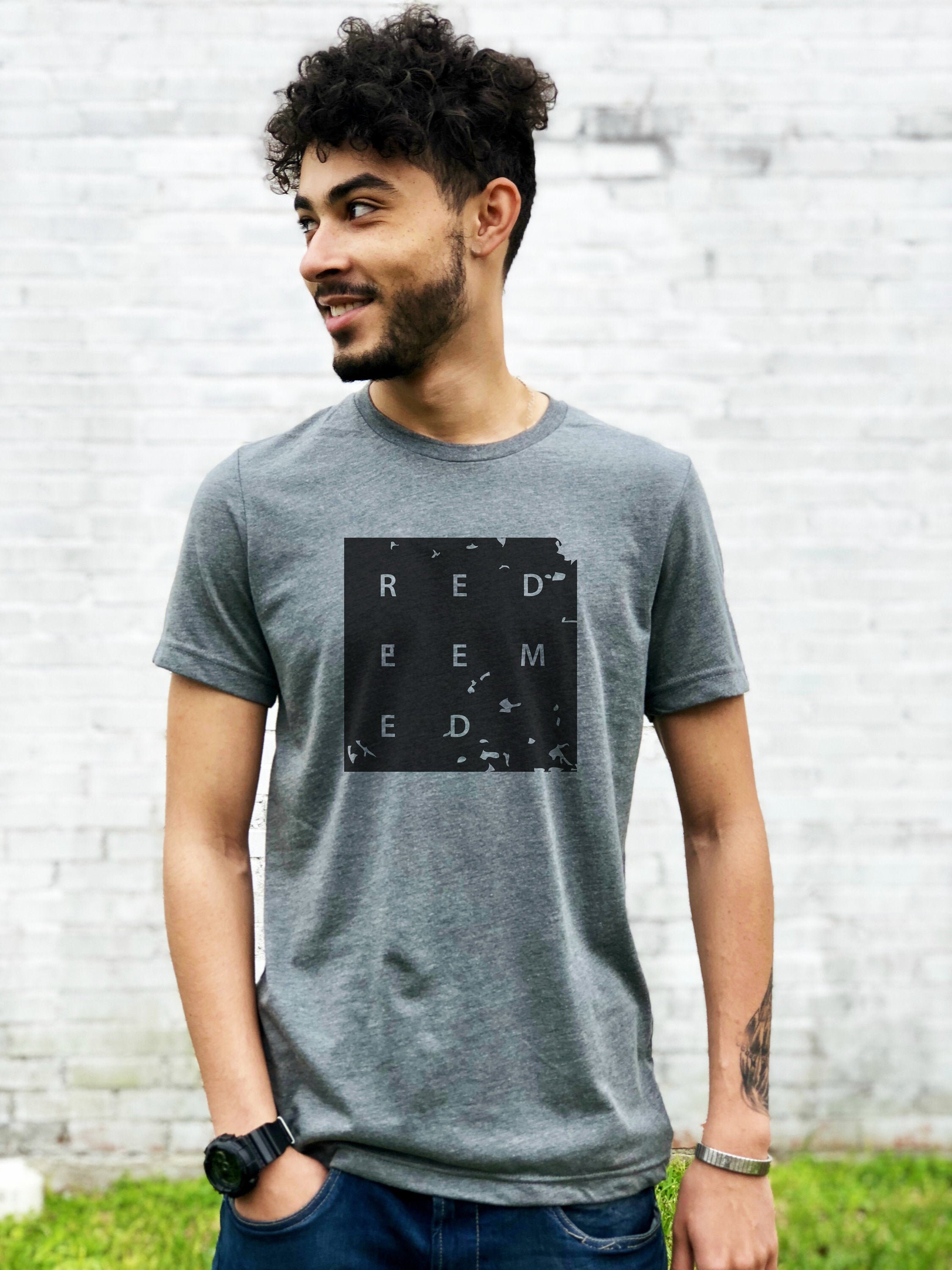 Redimido / Camiseta redimida / Jesús redime / Gracia de Dios / Camisa ...