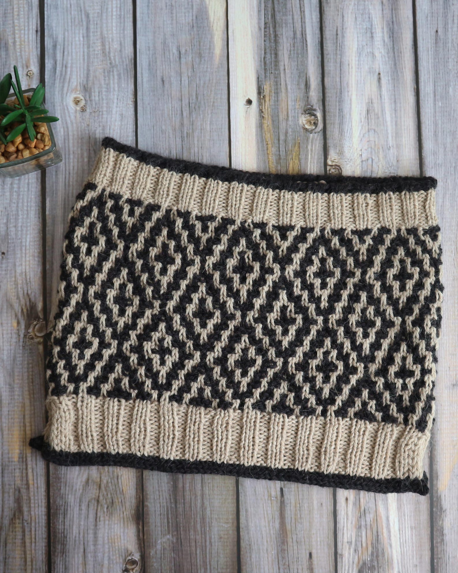 Pampa Cowl Mosaic Knitting Pattern by Cecilia Losada, Learn to Knit in ...