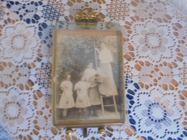 Antique French Photo Frame / Old Photo Frame With Romantic Photo ...