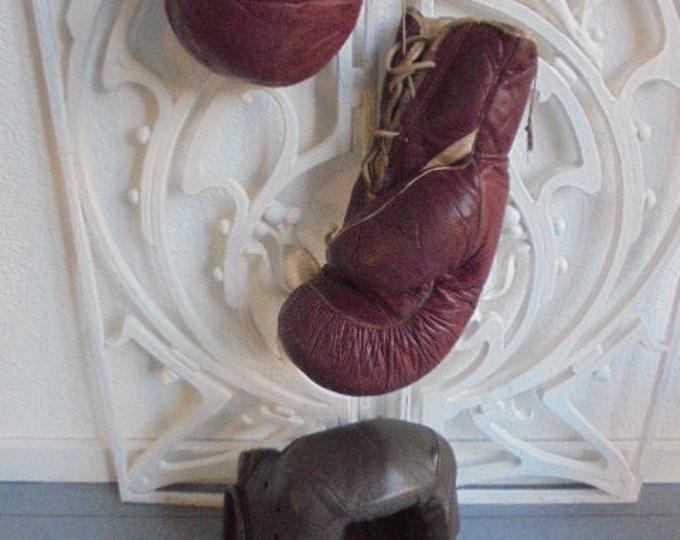 Vintage Leather Boxing Gloves Ca 1930 / Sports Gloves / With Training ...