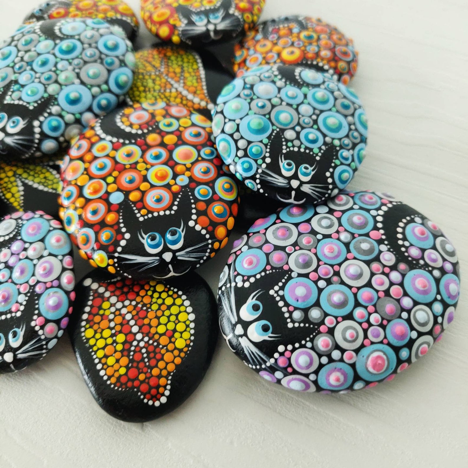 Set of 2 Cats Painted on a Stone, Mamma and a Baby Cat, Fairy Garden ...