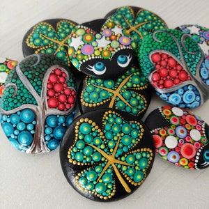 SET OF 4 - Lucky Clovers on a Stone, Clover Leaf on a Rock, Dotart ...