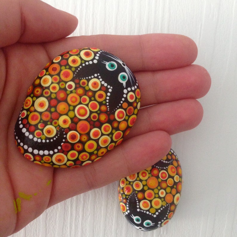 Set of 2 Cats Painted on a Stone, Mamma and a Baby Cat, Fairy Garden ...