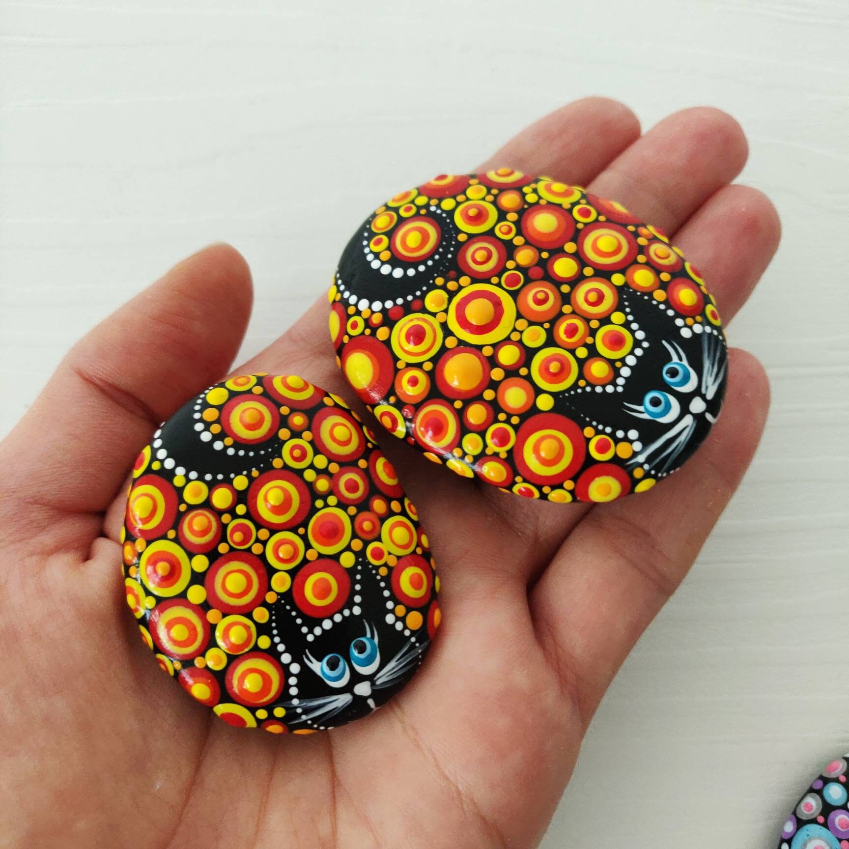 Set of 2 Cats Painted on a Stone, Mamma and a Baby Cat, Fairy Garden ...
