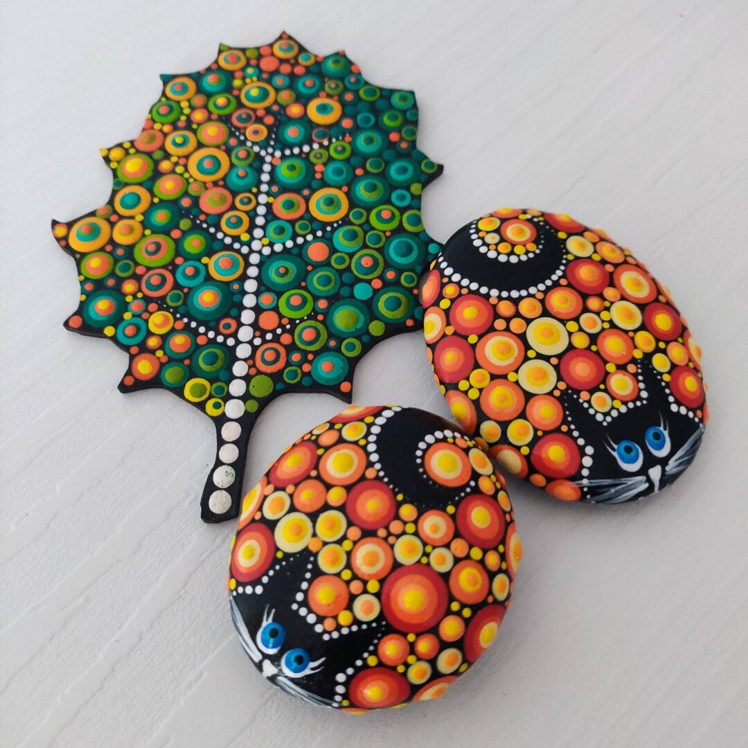 Set of 2 Cats Painted on a Stone, Mamma and a Baby Cat, Fairy Garden ...
