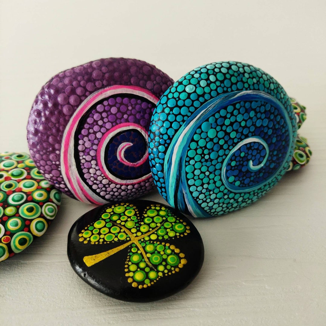 Snail House, Dot Art, Friends Charm Snail House Painted Stone Fairy ...
