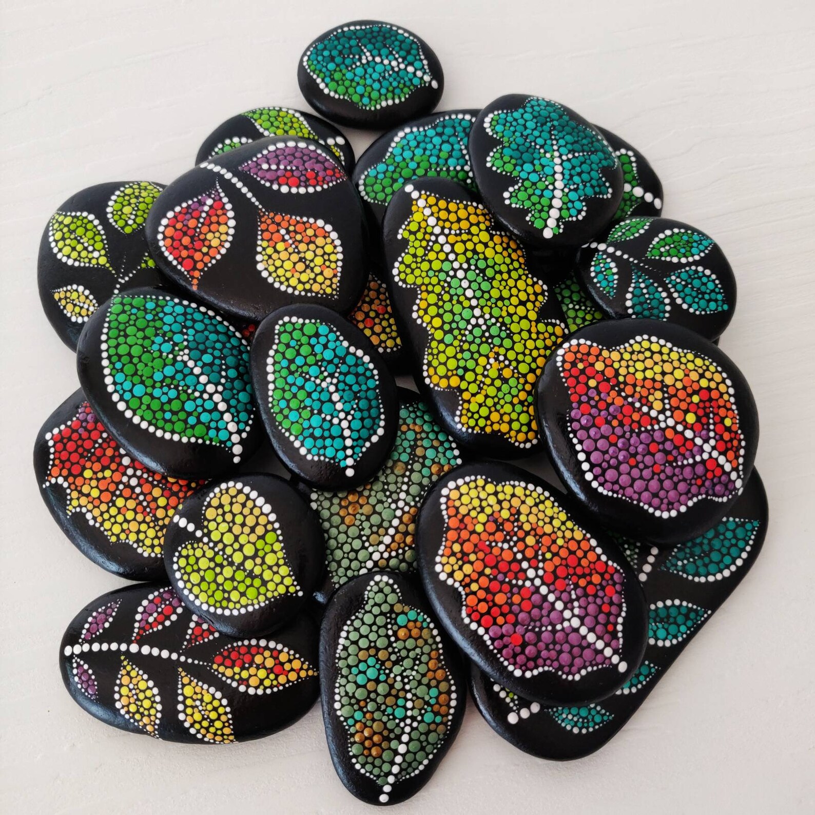 SET OF 4 - Dot Art Leaves on a Stone, Leaf on a Rock, Dotart Leaf ...