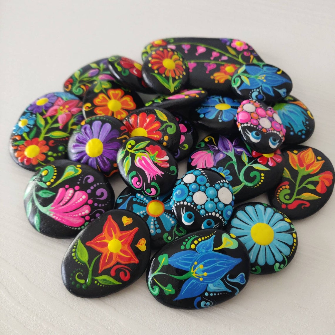 Set of 4 Flower Painted Stones From a Fairy Tale Garden Folk - Etsy