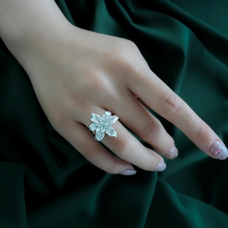 Lily Ring - Etsy