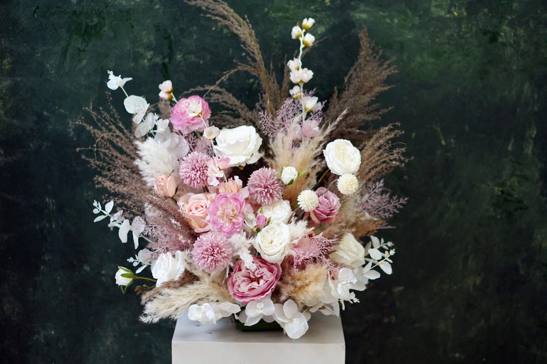 Pink Pampas Grass Flower Arrangement: Wedding Aisle Decor - Etsy