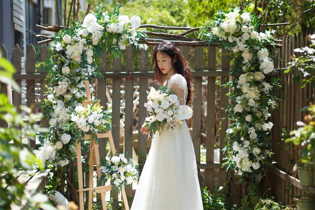 White &green/ Backdrop Arrangement - Boho Wedding |wedding Arch Flowers ...
