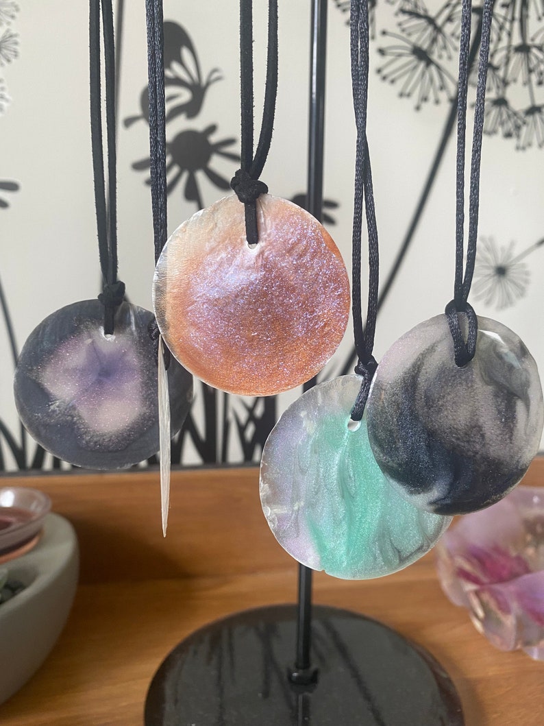 Resin Capiz Shell Necklace, Custom Choker Pendant, Handmade Seashell ...