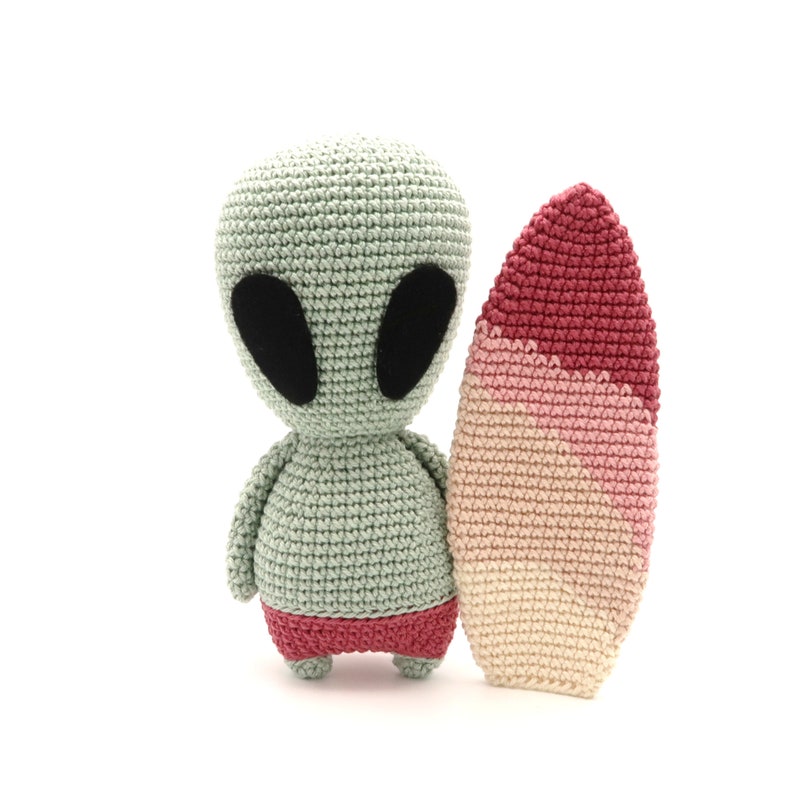 ALIEN Surfer Crochet Pattern - Etsy