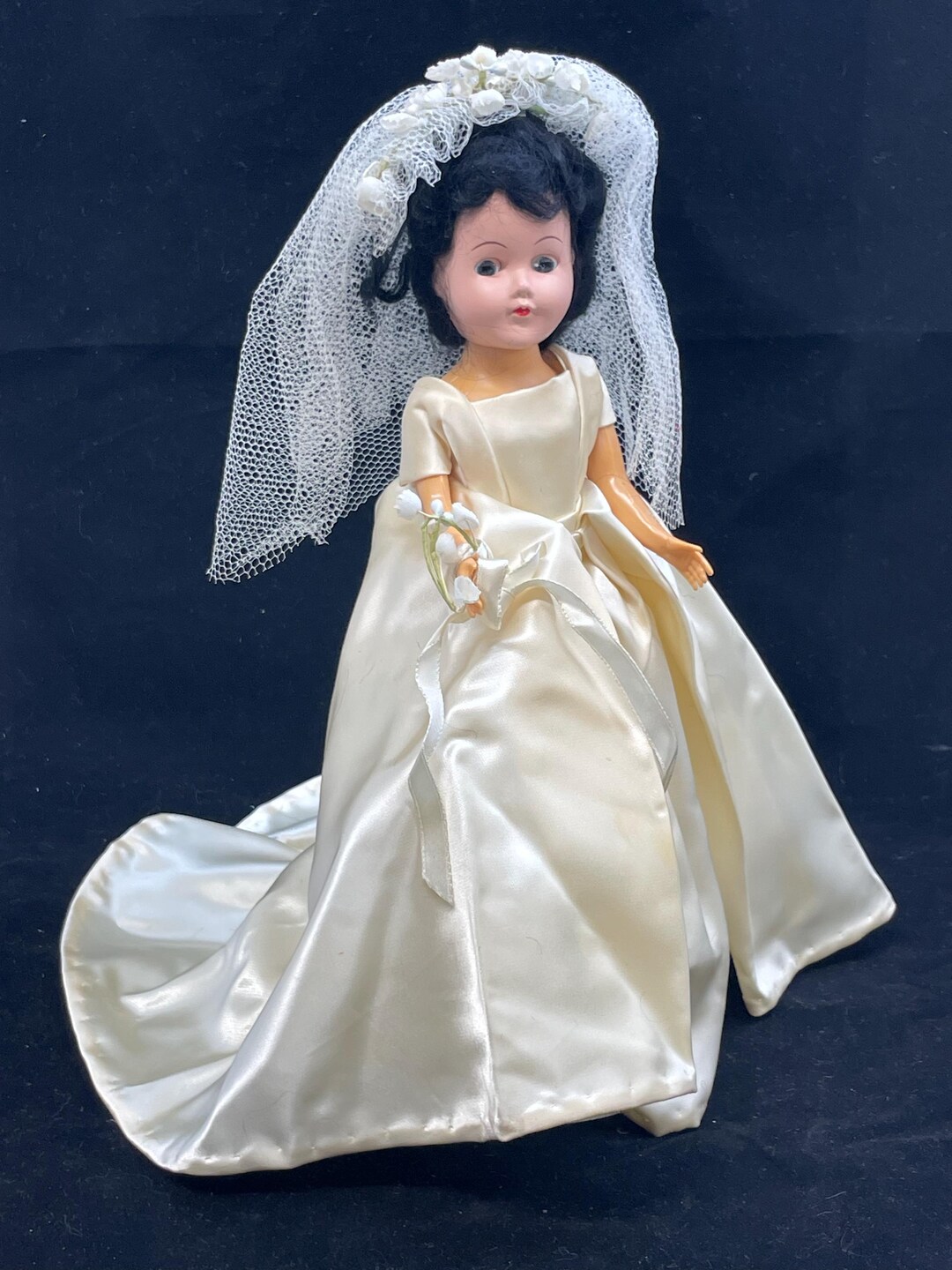 Vintage 1960's Bride Doll Wedding Dress Sleepy Brown Eyes Brunette ...