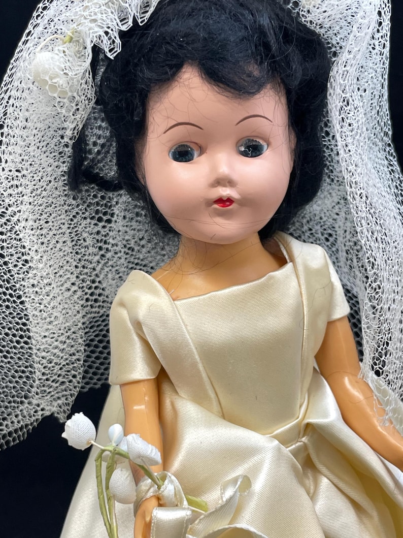 Vintage 1960's Bride Doll Wedding Dress Sleepy Brown Eyes Brunette ...