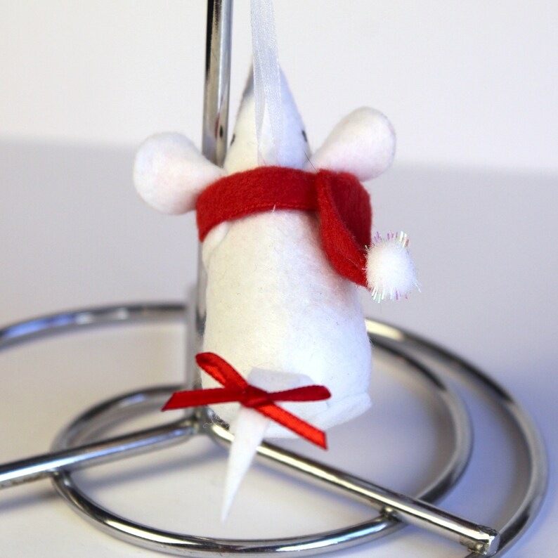 Christmas Gift Giving Mouse - Handmade Felt Ornament - Etsy