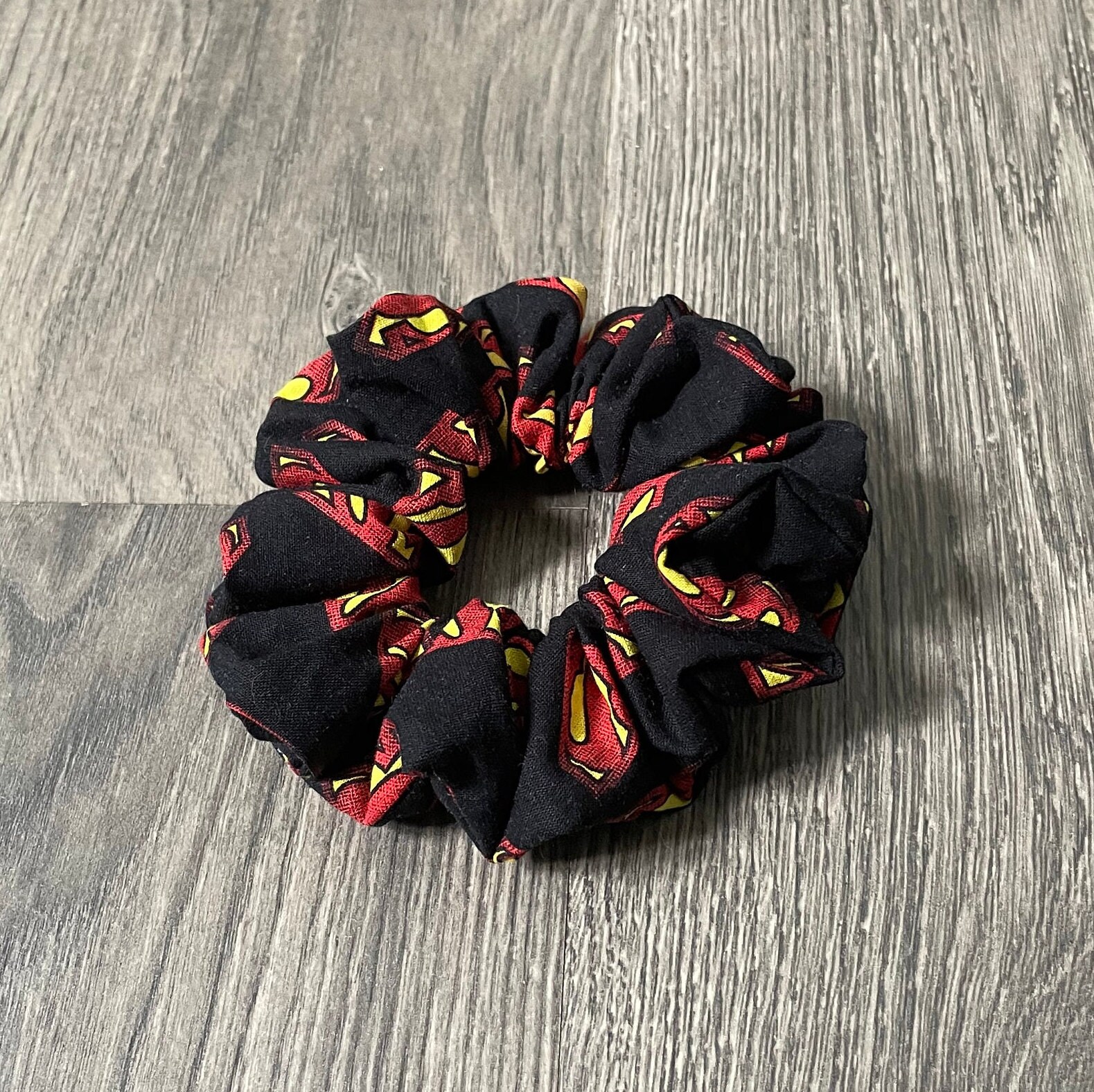 Superman Scrunchie Dc Superman Clark Kent Symbol Scrunchie - Etsy
