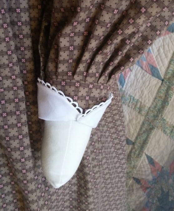 White Cotton Crossover Collar and Cuff Set 19th Century | Etsy