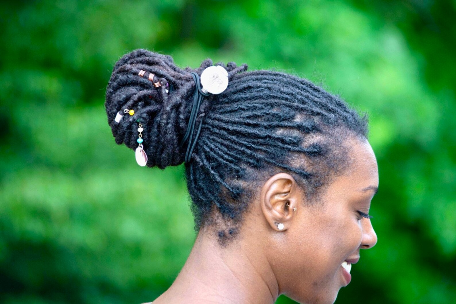 Hair Tie Lasso - Wire Mesh - White Has Very Thick Elastic. Step up Your ...