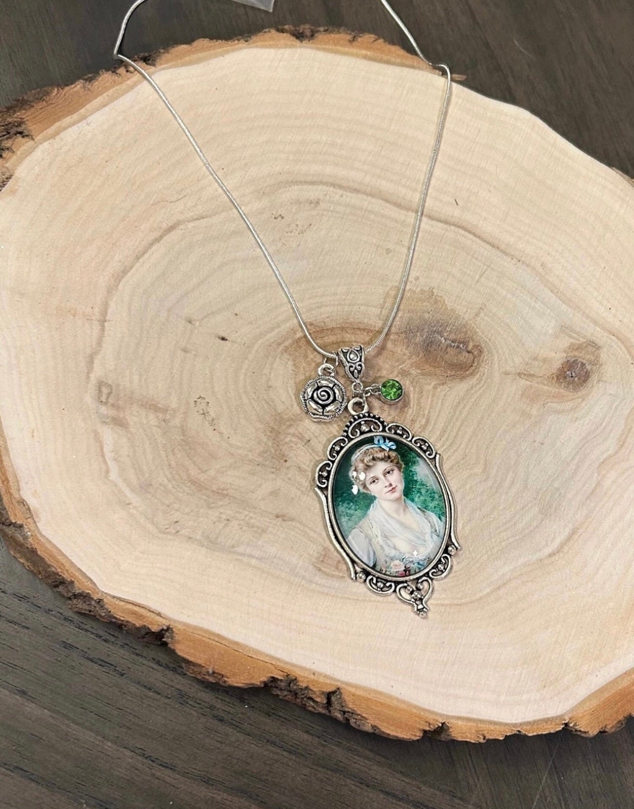 Vintage Style Portrait Pendant Necklace - Etsy