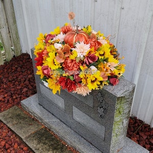 Rust Tan Yellow Fall Cemetery Headstone Saddle-grave Headstone Flowers ...