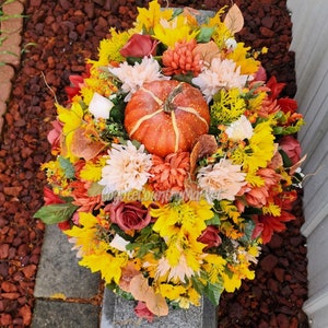Rust Tan Yellow Fall Cemetery Headstone Saddle-grave Headstone Flowers ...