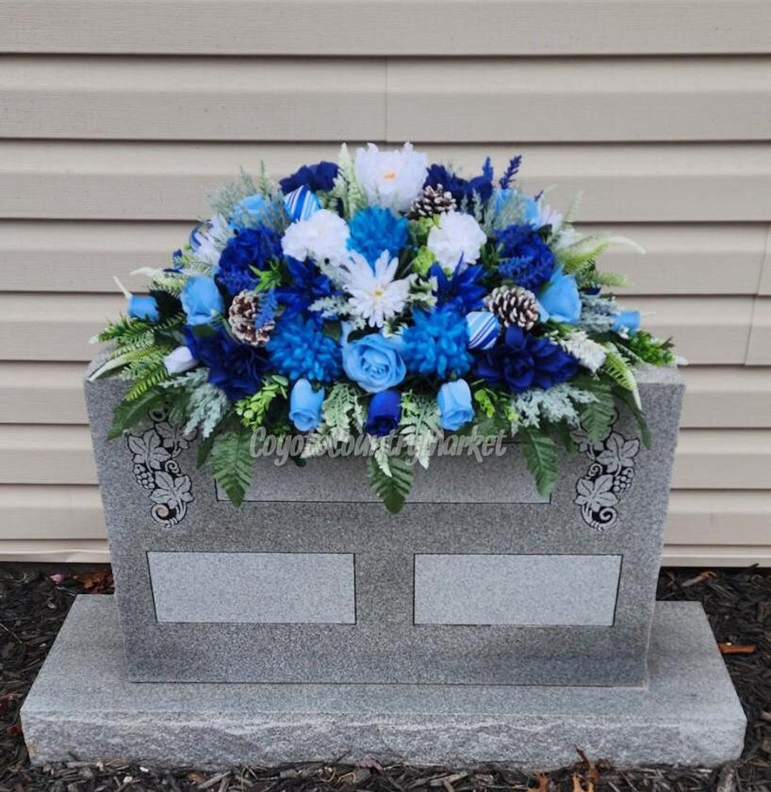 Shades of Blue White Christmas Winter Cemetery Headstone Saddle-grave ...
