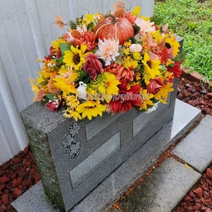 Rust Tan Yellow Fall Cemetery Headstone Saddle-grave Headstone Flowers ...