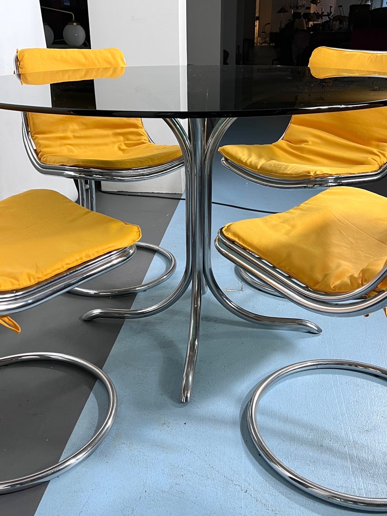 Vintage Space Age Dinner Table and Four Chairs in the Manner of Gastone ...